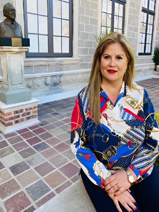 Ana María Macías Juárez Líder Empresarial y Activista en el Sector ...