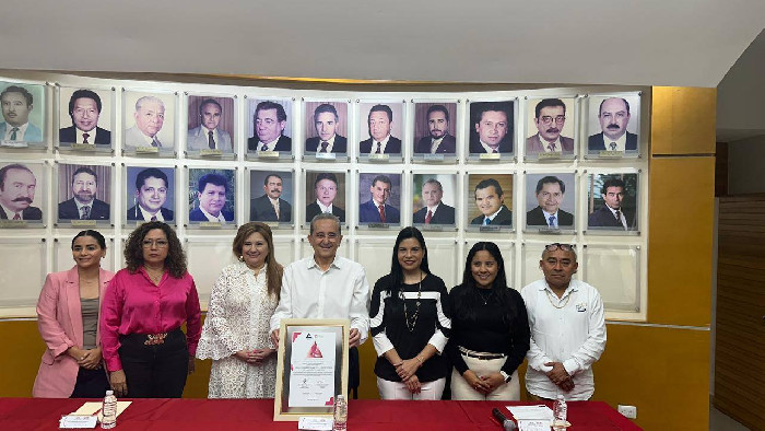 Impulsan el Distintivo Triángulo Rosa de la Fundación Tócate México ...
