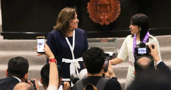 Angela Olazaran, Recibe Premio Estatal :: destacadoslideresdeméxico