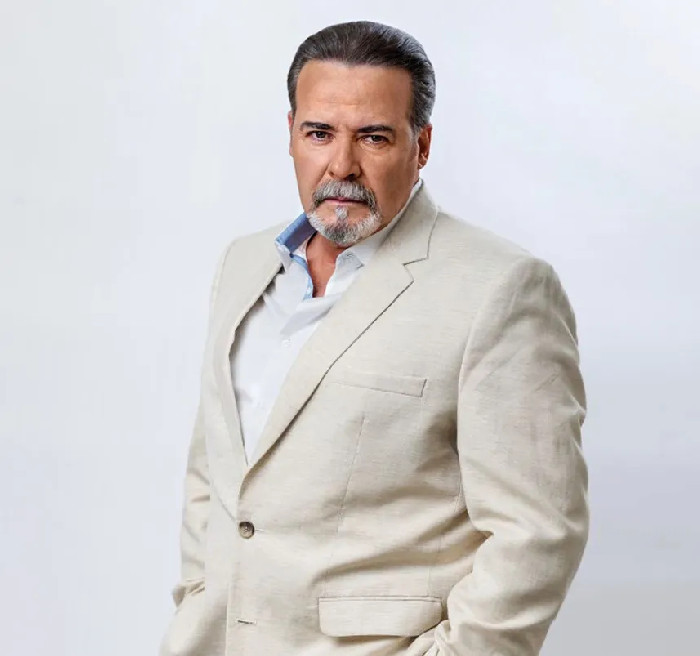 César Évora: El Rostro Inolvidable de la Telenovela Latinoamericana ...
